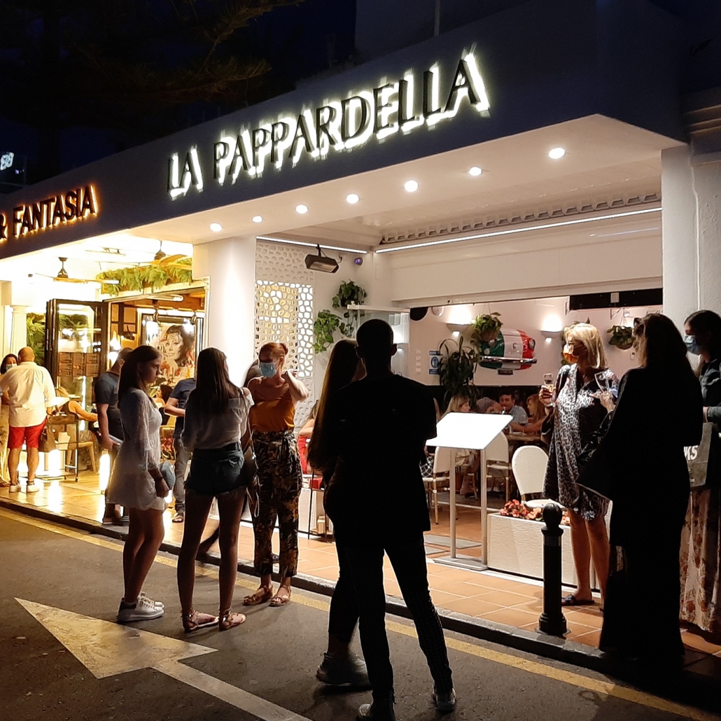 Booking at La Pappardella Restaurant in Puerto Banús